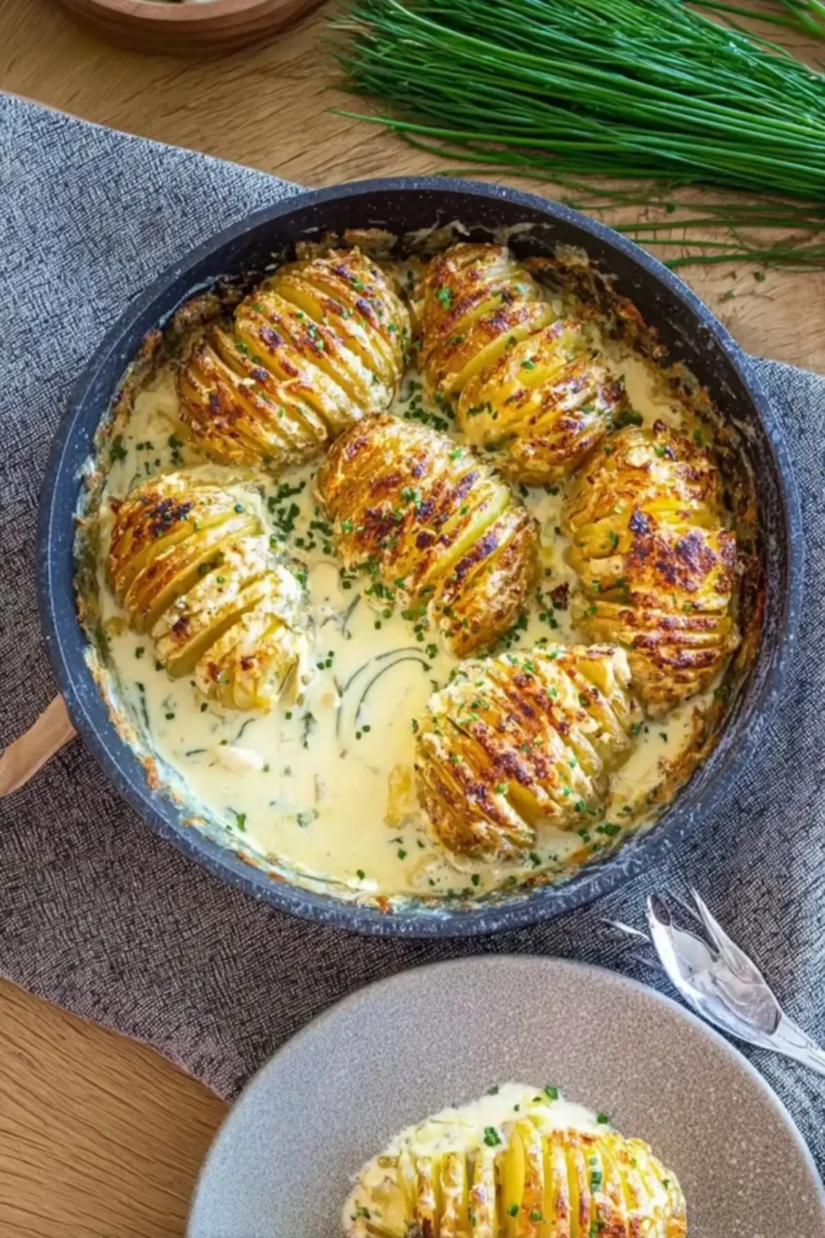 Überbackene Hasselback Kartoffeln in cremiger Sauce - Muma’s Kitchen
