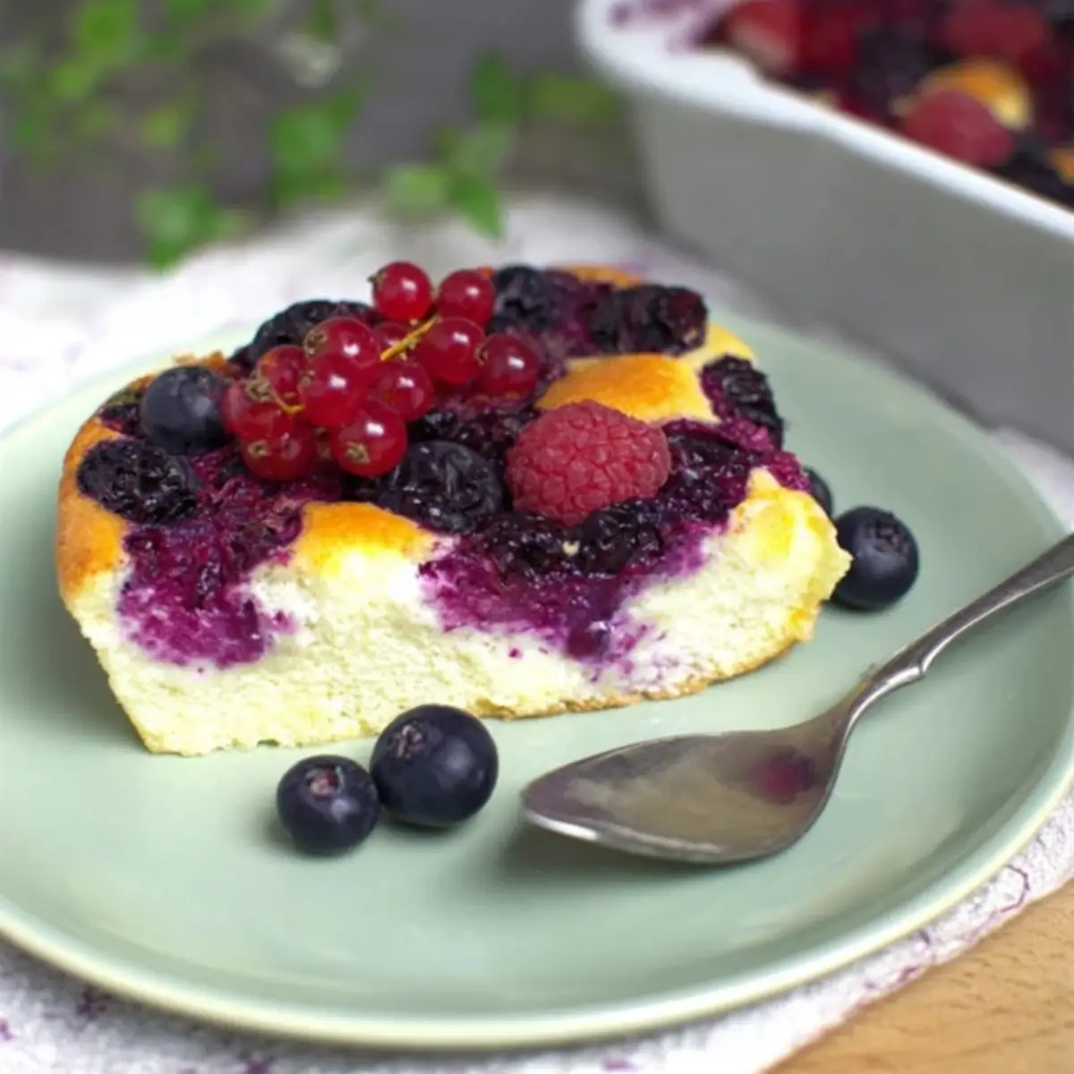 Quark Grieß Auflauf mit Beeren und Sommerobst – Fruchtiges ...